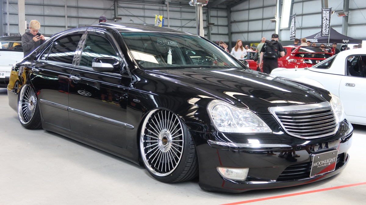 Bringing The VIP Style: Mark’s Toyota Majesta – DevMacCars